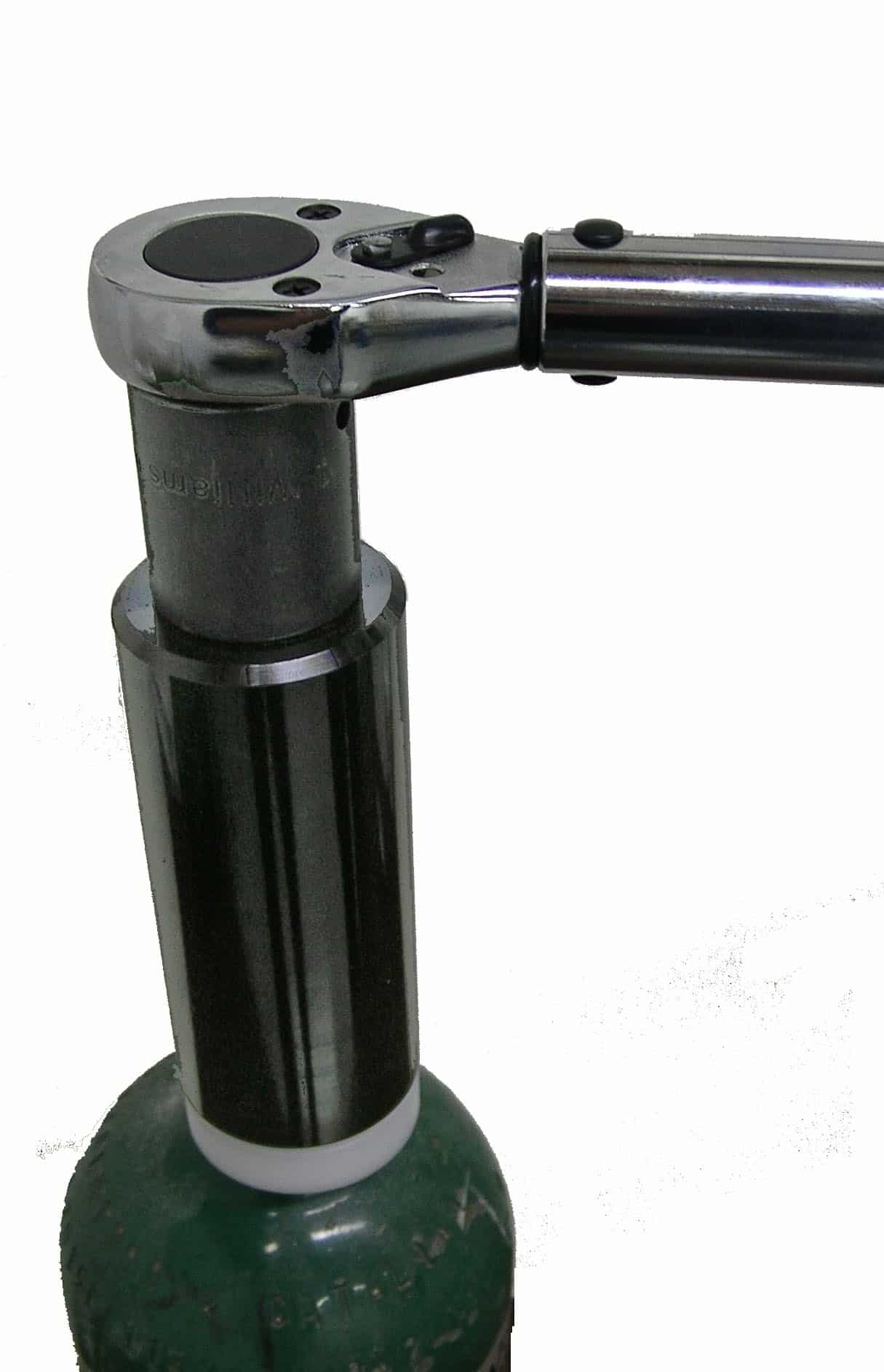 #240-143: WRENCH W/INSERT FOR MEDICAL O2 VALVES